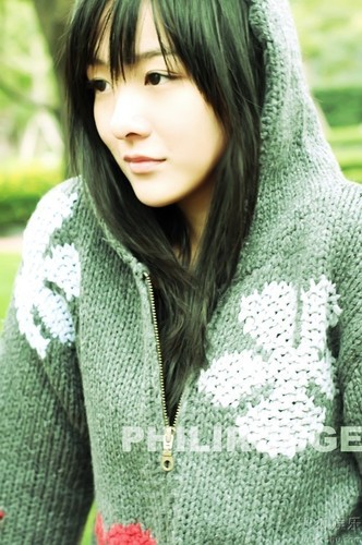 Roast Pork Sliced From A Rusty Cleaver: New "Mou" Girl - Jiang Ruijia