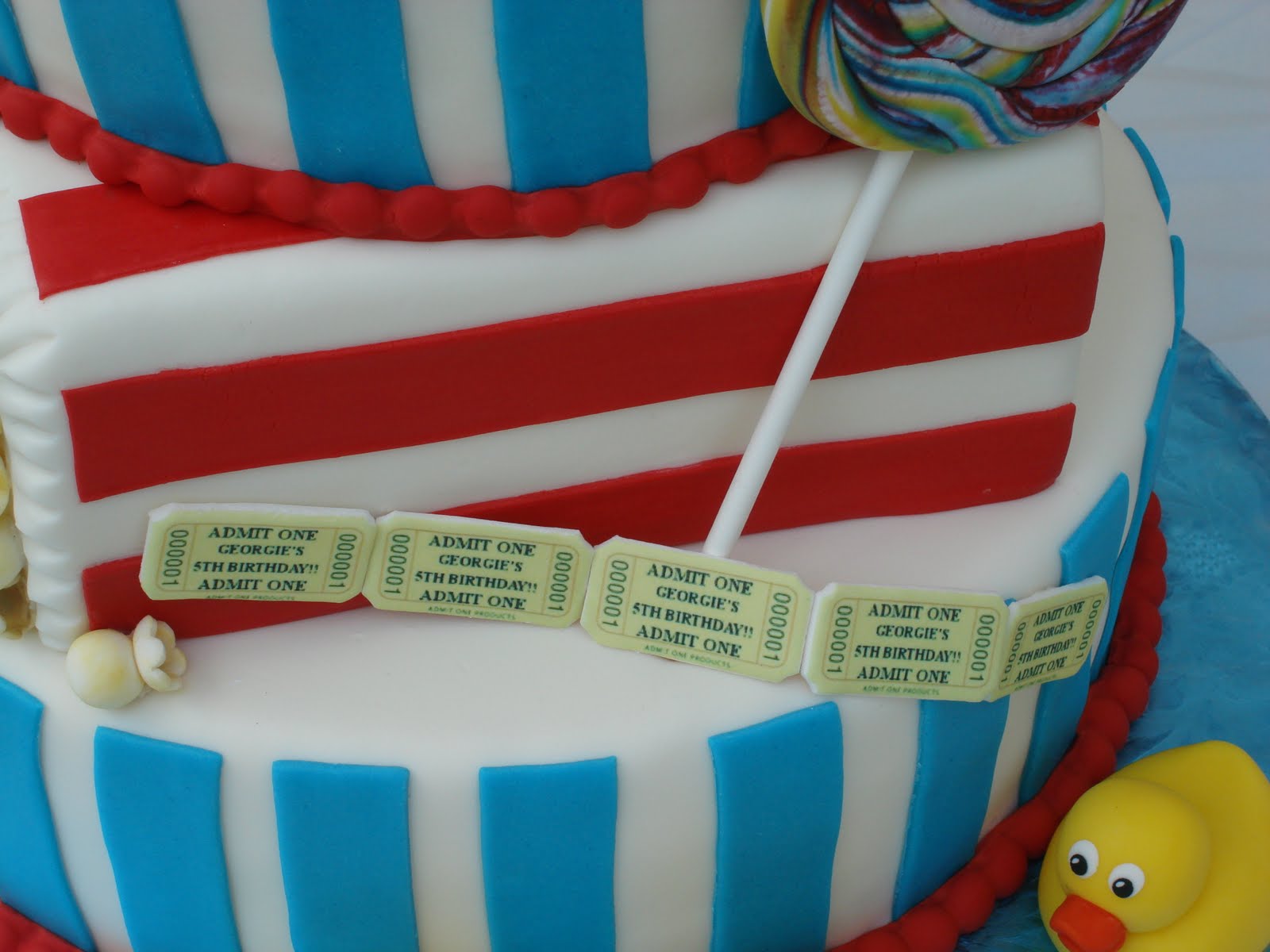 Debby's Cakes: Carnival Cake!