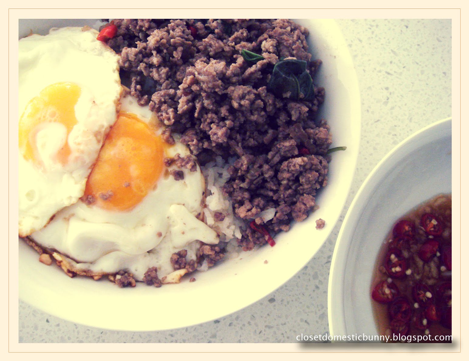 cooking. eating. carousing.: neua pat bai grapao