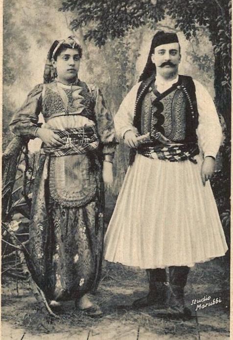 SHKODER ALBANIA ,kostume kombetare.