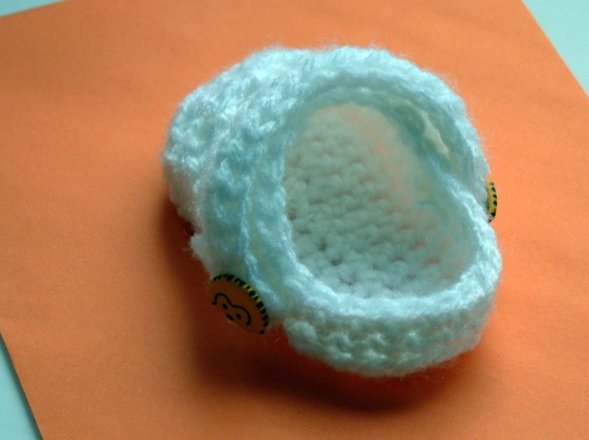 The Crafty Cactus Lover: Crochet Baby Crocs