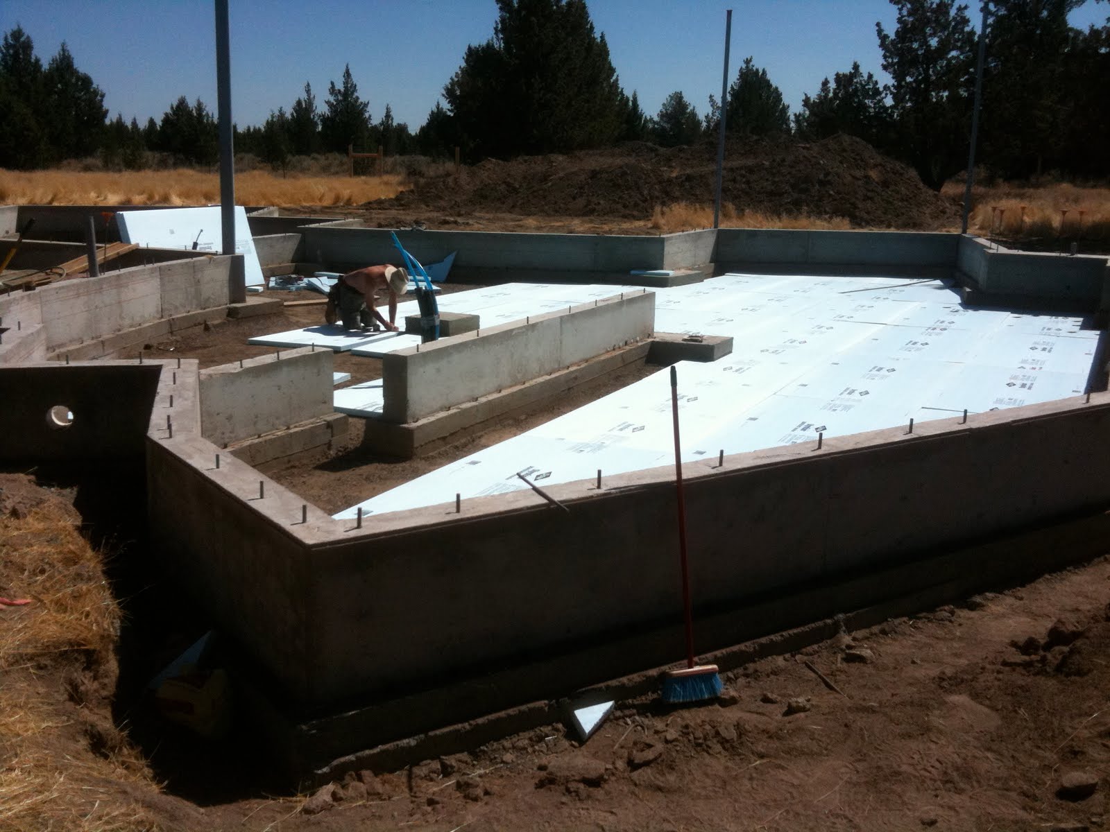 Roundup Ranch: Aug 19: Stem Wall Poured, Forms Stripped & High Mass ...
