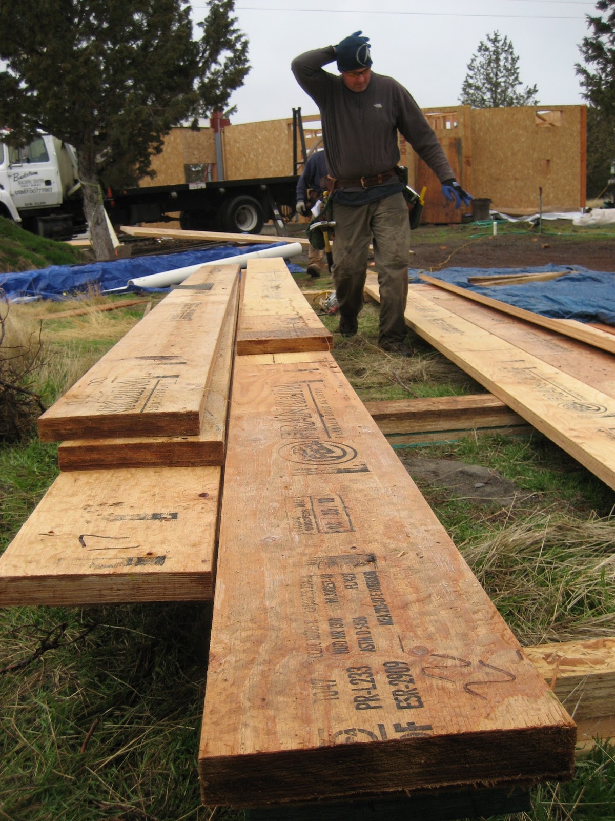 Roundup Ranch: Dec 2-3: SIP Flat Roof Installed