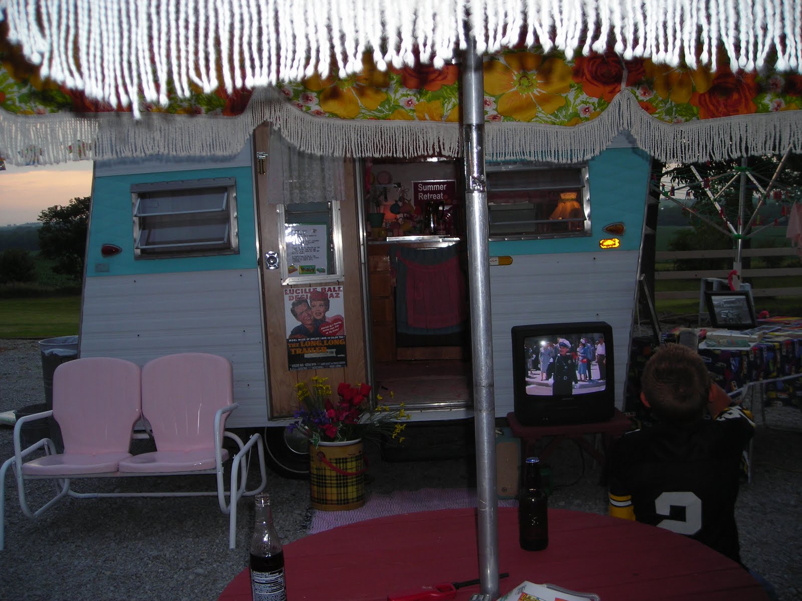 Nancy's Vintage Trailers: Partytime at the Vintage Trailer Park
