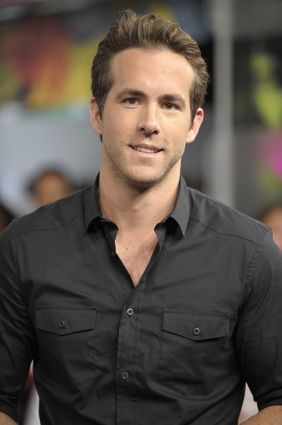 our pink box: Eye Candy - Ryan Reynolds
