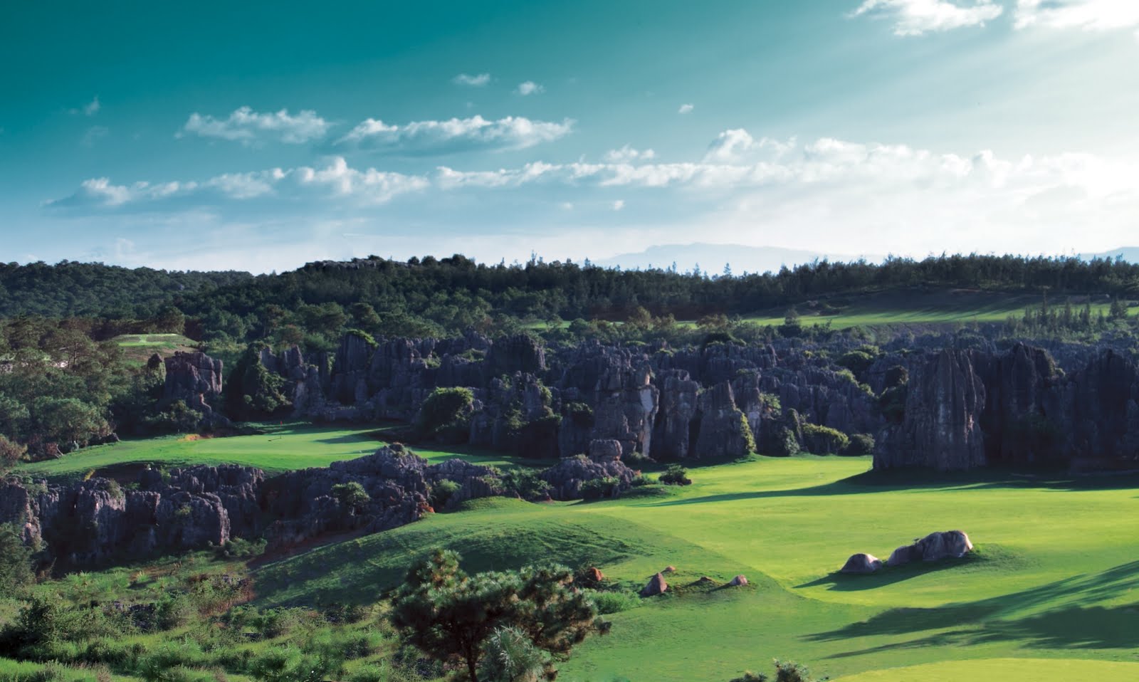 China's new attraction: China's new Golf Course