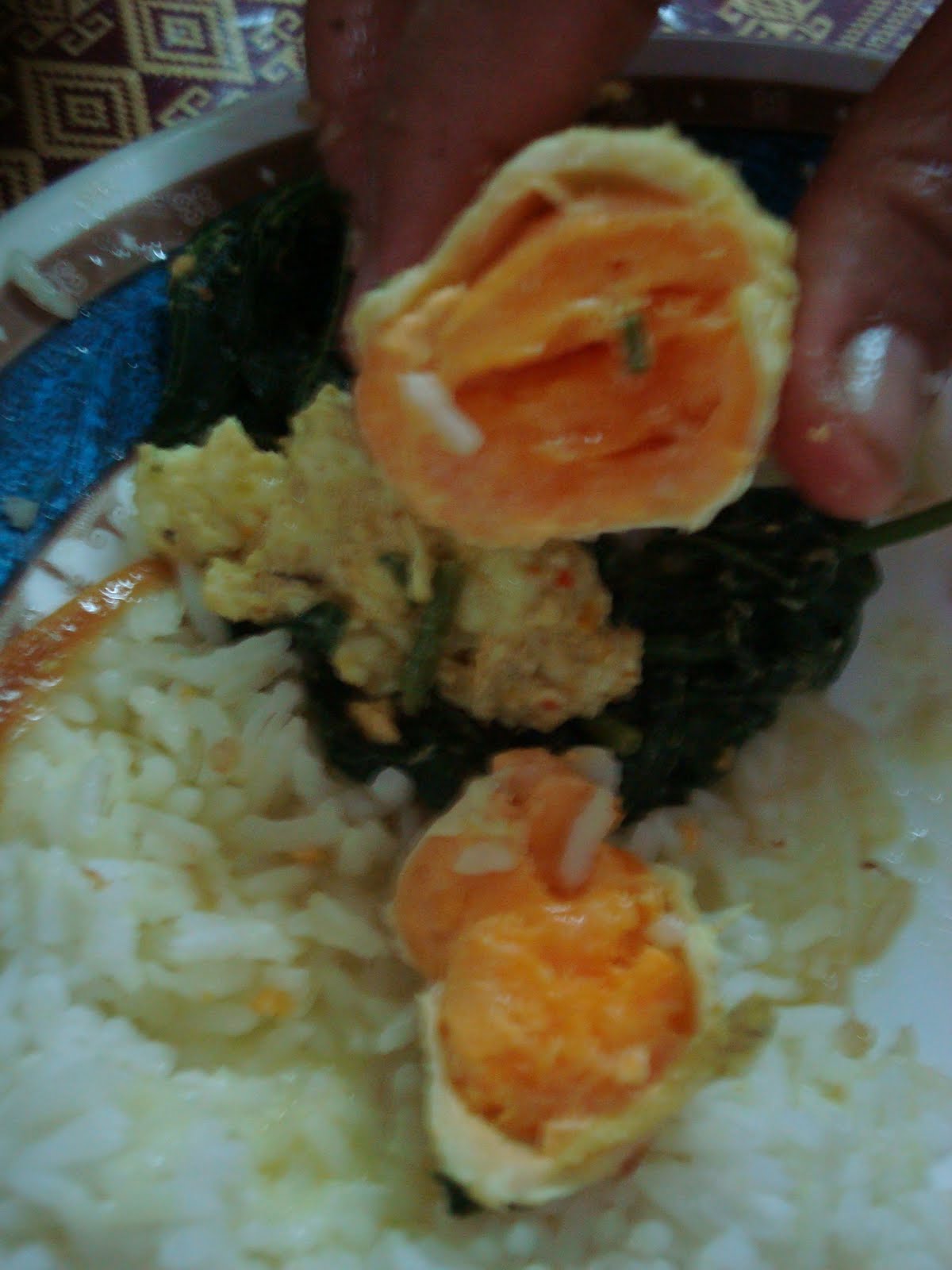 Masak Ape Tuu ??: gulai telur itik ngan pucuk ubi