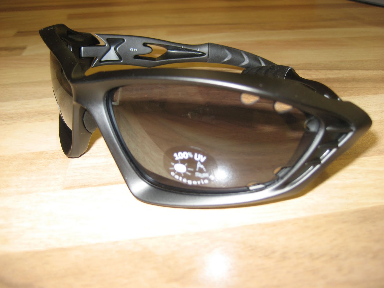 Velodis Tain: Nouvelles lunettes AZR