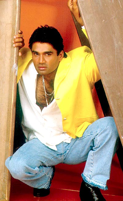 Bollywood Action Hero Sunil Shetty Photos, Indian Actor Sunil Shetty ...