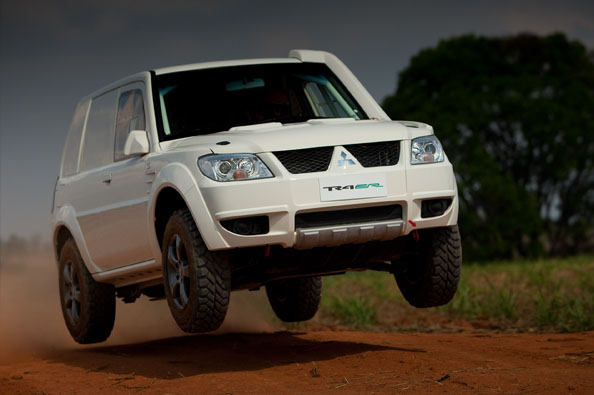lokolamas off-road: Mitsubishi Pajero TR4ER: sucesso das ruas para as ...