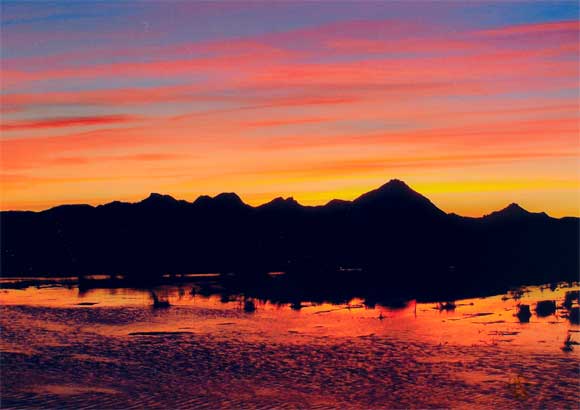 Under Angel Wings: Hiking Inside the Sutter Buttes