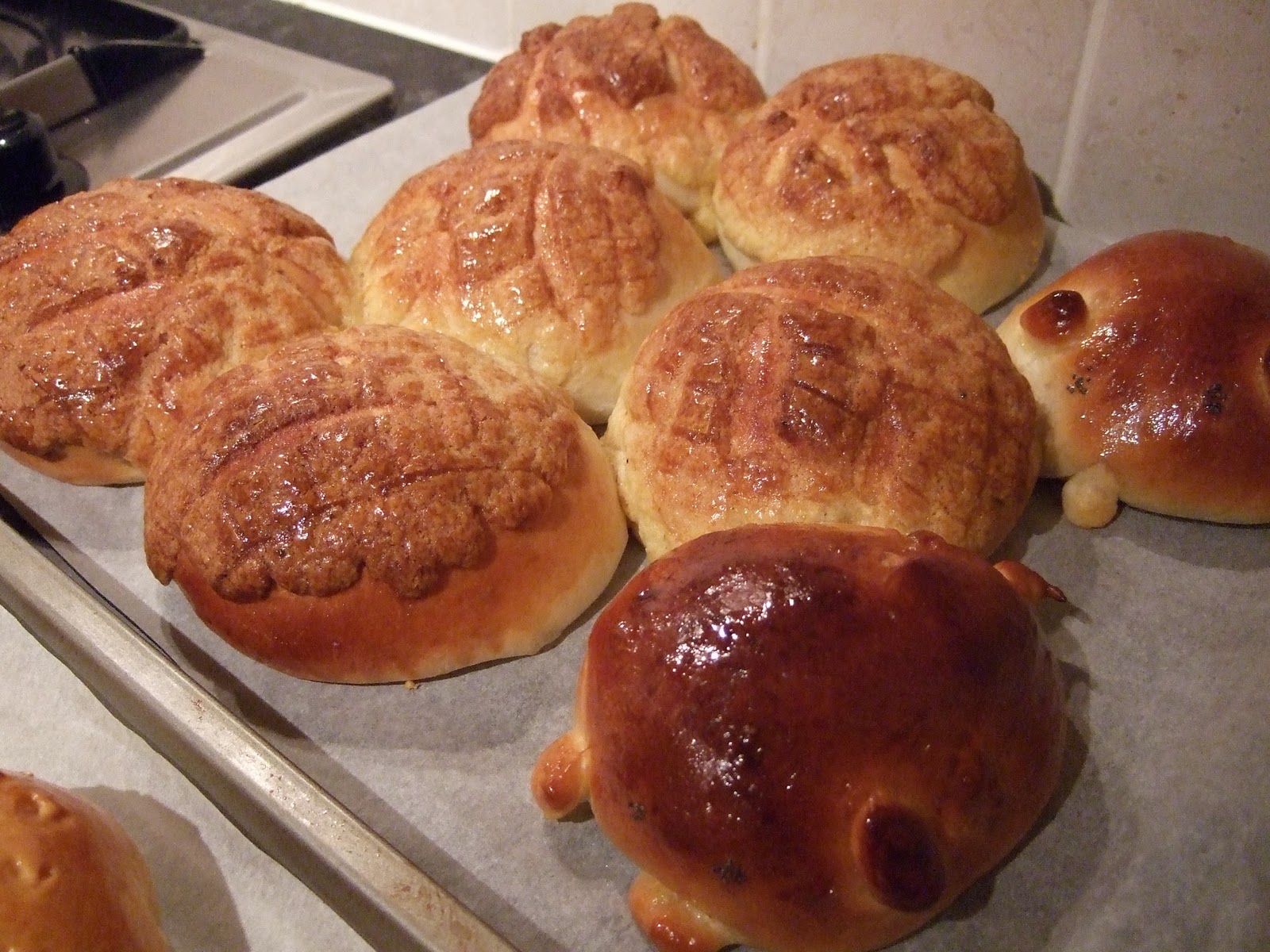 A Little Bit of Plum Leaf 李葉: Bun Bakery - Char Siu (BBQ Pork) Bun 叉燒餐包 ...