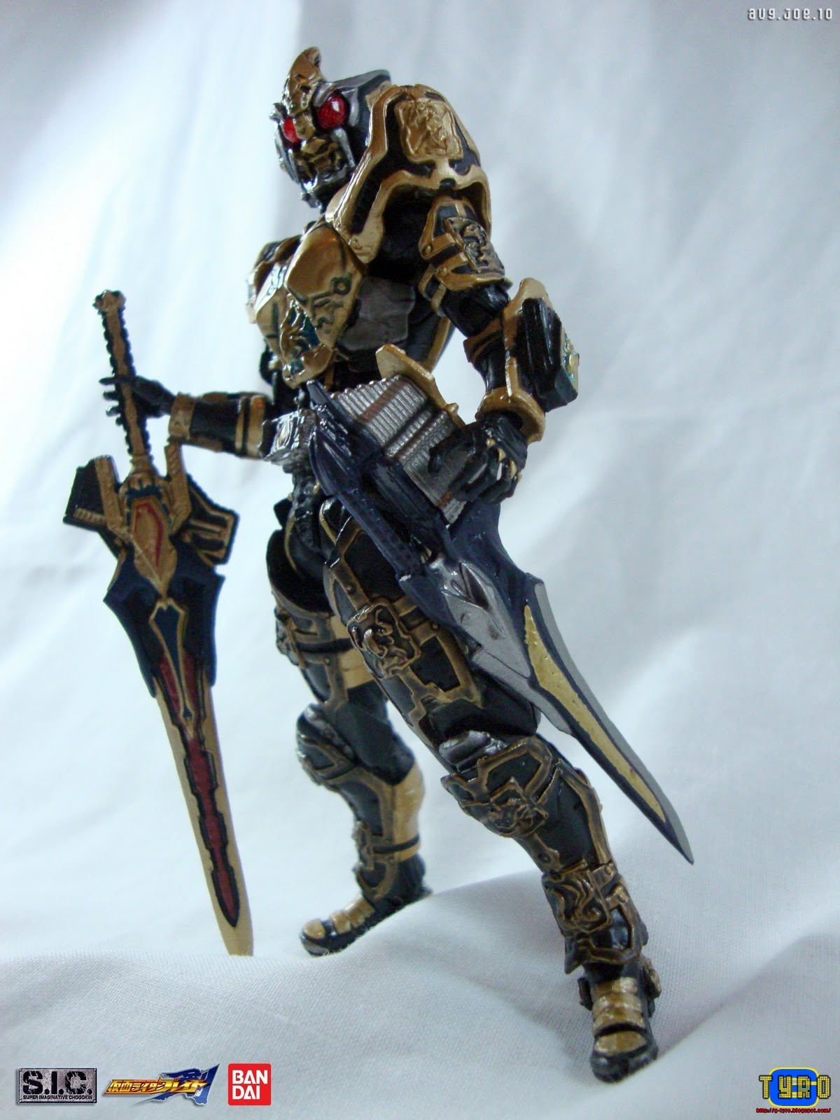 Gunpla-Tyro: [GALLERY] Kiwami Vol.14 Kamen Rider Blade King Form [Part2]