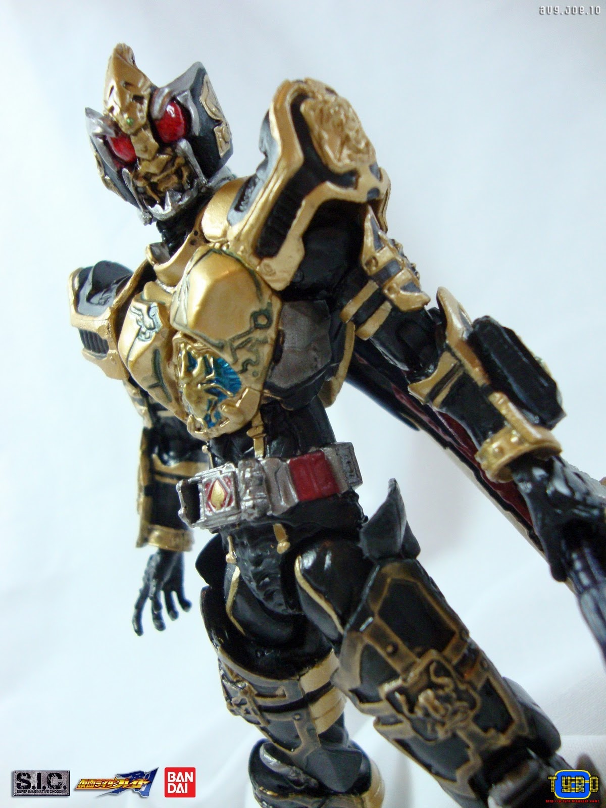 Gunpla-Tyro: [GALLERY] Kiwami Vol.14 Kamen Rider Blade King Form [Part2]