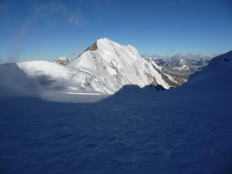 Trekking in Montagna: Monte Rosa - Punta Gnifetti 4.559m - Rifugio ...
