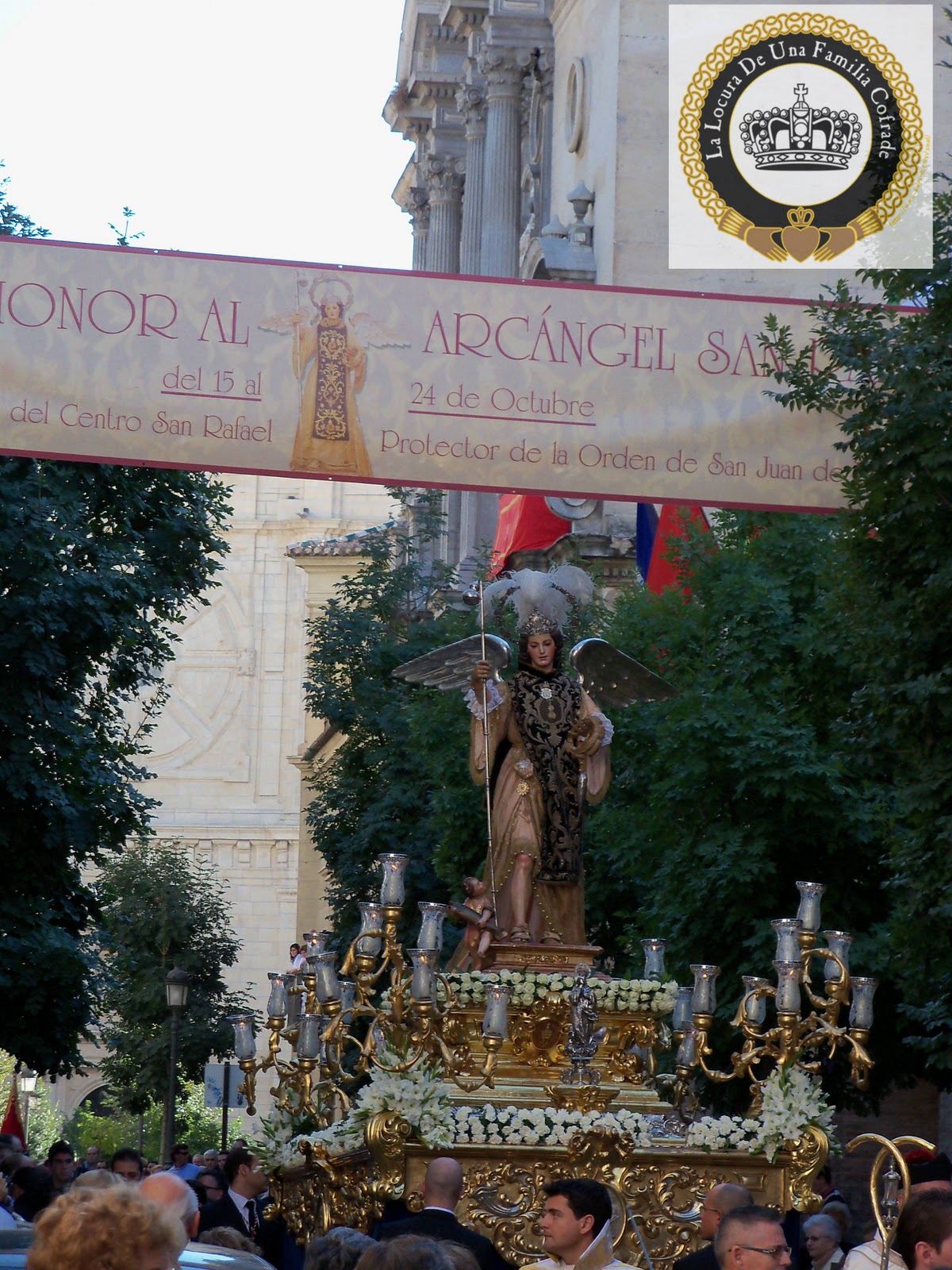 San Rafael de Granada, procesión por las calles de su barrio...