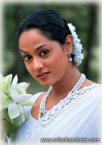 DAMITH PICTURE MART: Sri Lankan Actress Nilanthi Dias posing