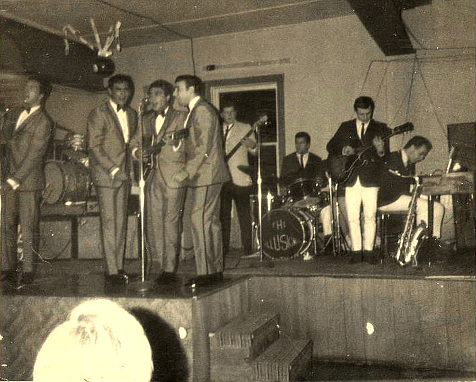 WHITE DOO-WOP COLLECTOR: THE DUPREES STORY