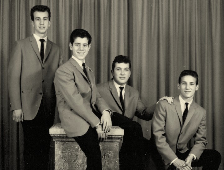 WHITE DOO-WOP COLLECTOR: THE CONSORTS aka THE CHUCKLES aka THE FOUR CLEFS