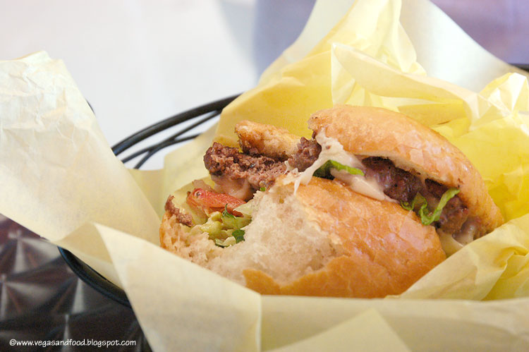 Kalbi burger - Koreatown - Vegas and Food