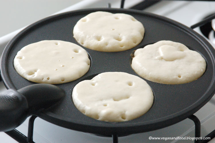 Nordic Ware Zoo animals Pancake Pan and Bundt cakes pan - Vegas and Food