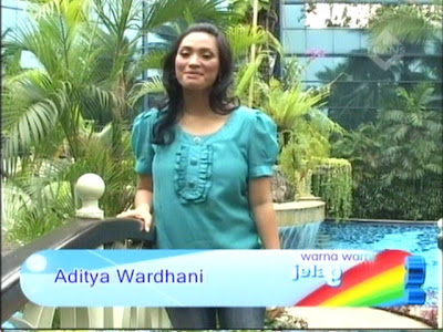 Aditya Wardani: Aditya Wardhani - Baju hijau
