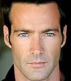 CASI ANGELES♥/ SUPER TORPE: Biografía de Tomy Dunster