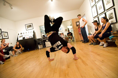Thia's Blog: Breakdance lessons at the studio