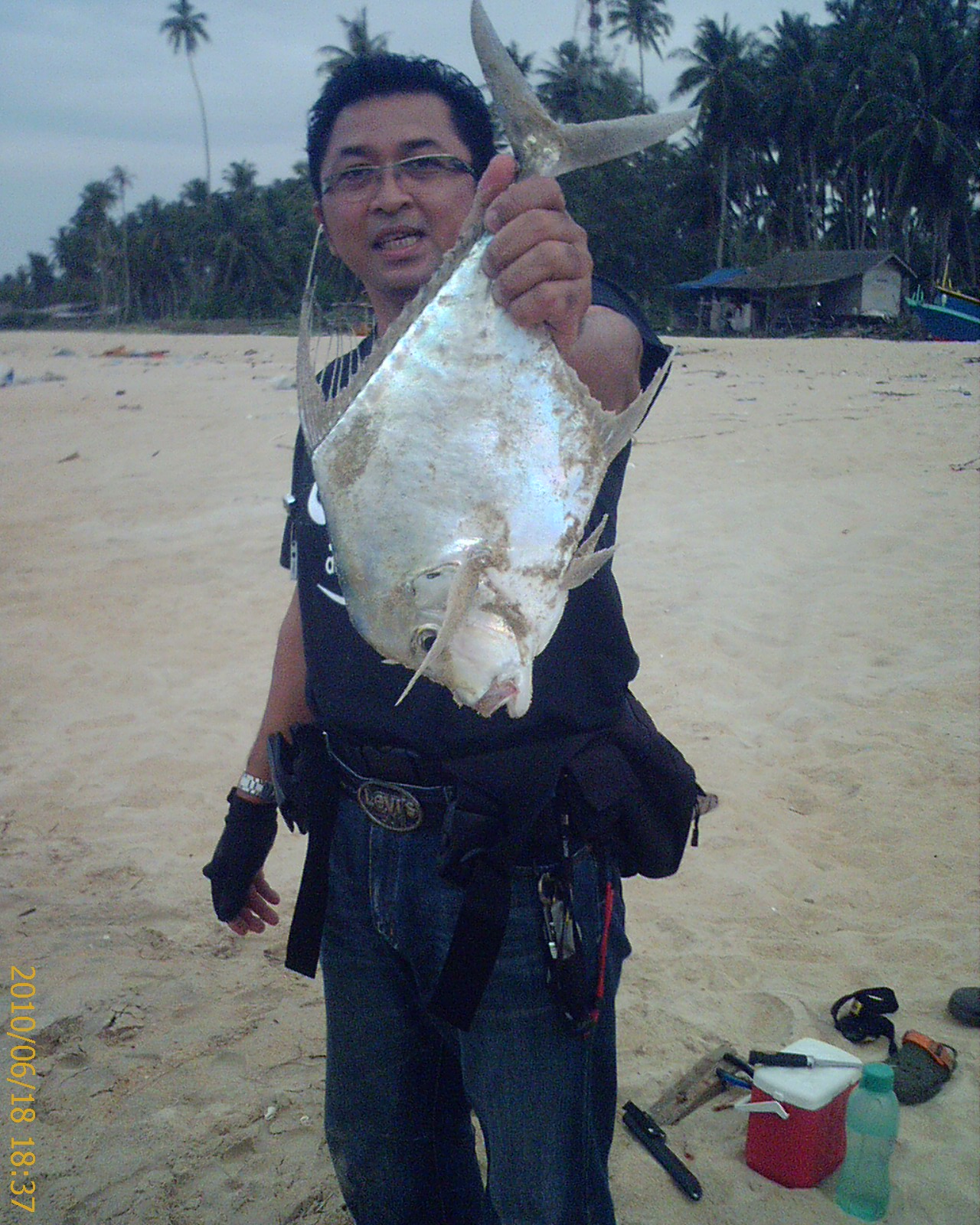 "Geng P'lekong Jorang": Surf Fishing - Jack Fish