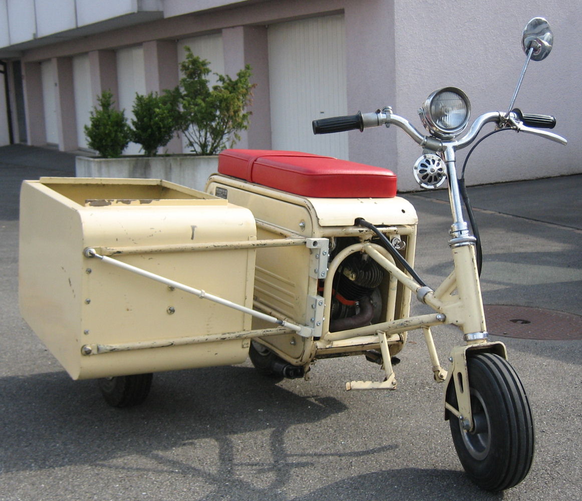 MOTORCYCLE 74: Valmobile - Folding mini scooter 50's