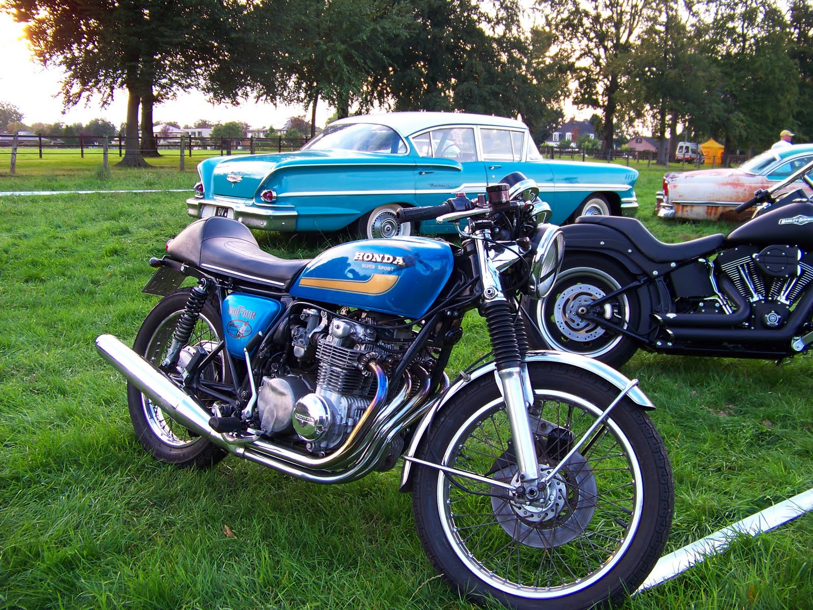 MOTORCYCLE 74: Rockabilly day Belgium 2010