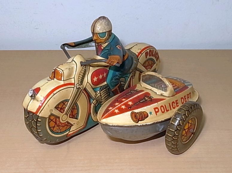 MOTORCYCLE 74: Police motorcycle sidecar toy