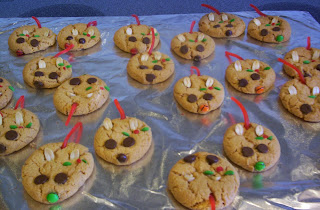 Almost Unschoolers: Easy Peanut Butter Christmas Mice Cookies