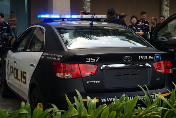 The story of Koh -Swift-: PDRM latest patrol car - Naza Forte