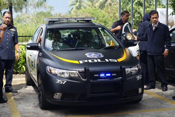 The story of Koh -Swift-: PDRM latest patrol car - Naza Forte