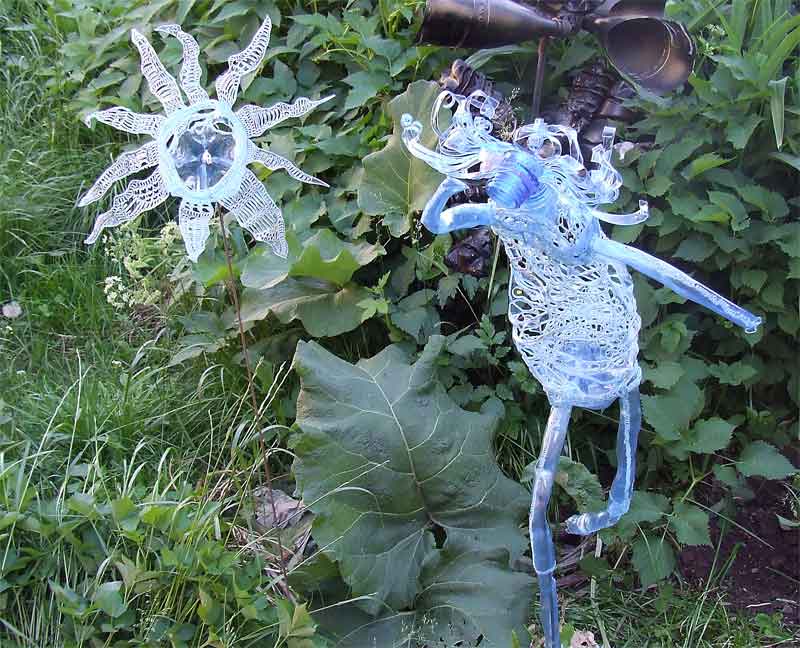 Arte em PET: técnica e abordagem primorosas e espetaculares Arte em PET: técnica e abordagem primorosas e espetaculares