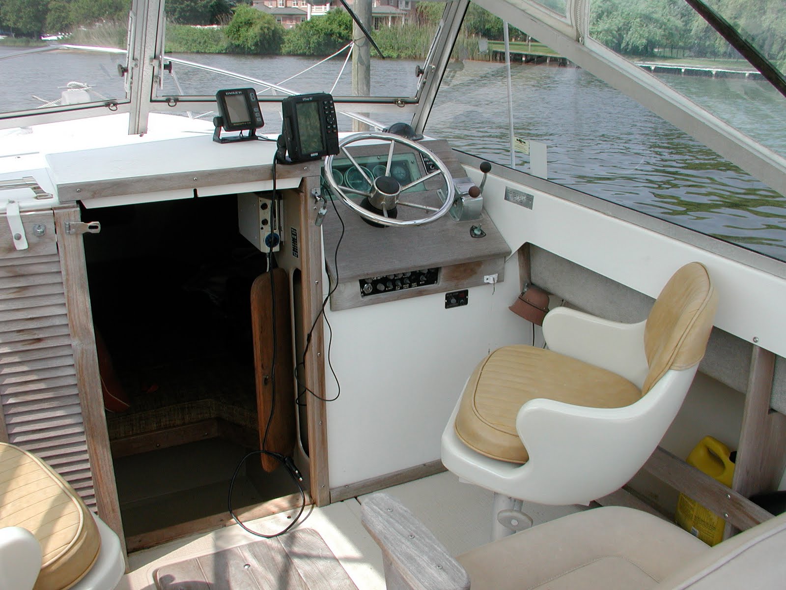 Shamrock Boat: SHAMROCK BOAT 1984 25’9" CUDDY CABIN - ORIGINAL OWNER