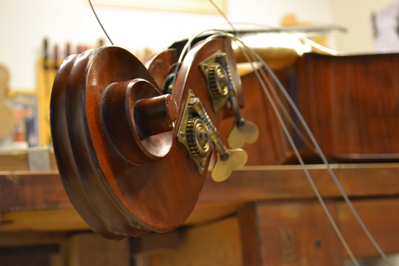 My Slow Burning Life: IL MAESTRO LIUTAIO