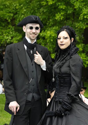 Customização de roupas e moda: Gótico Romantico