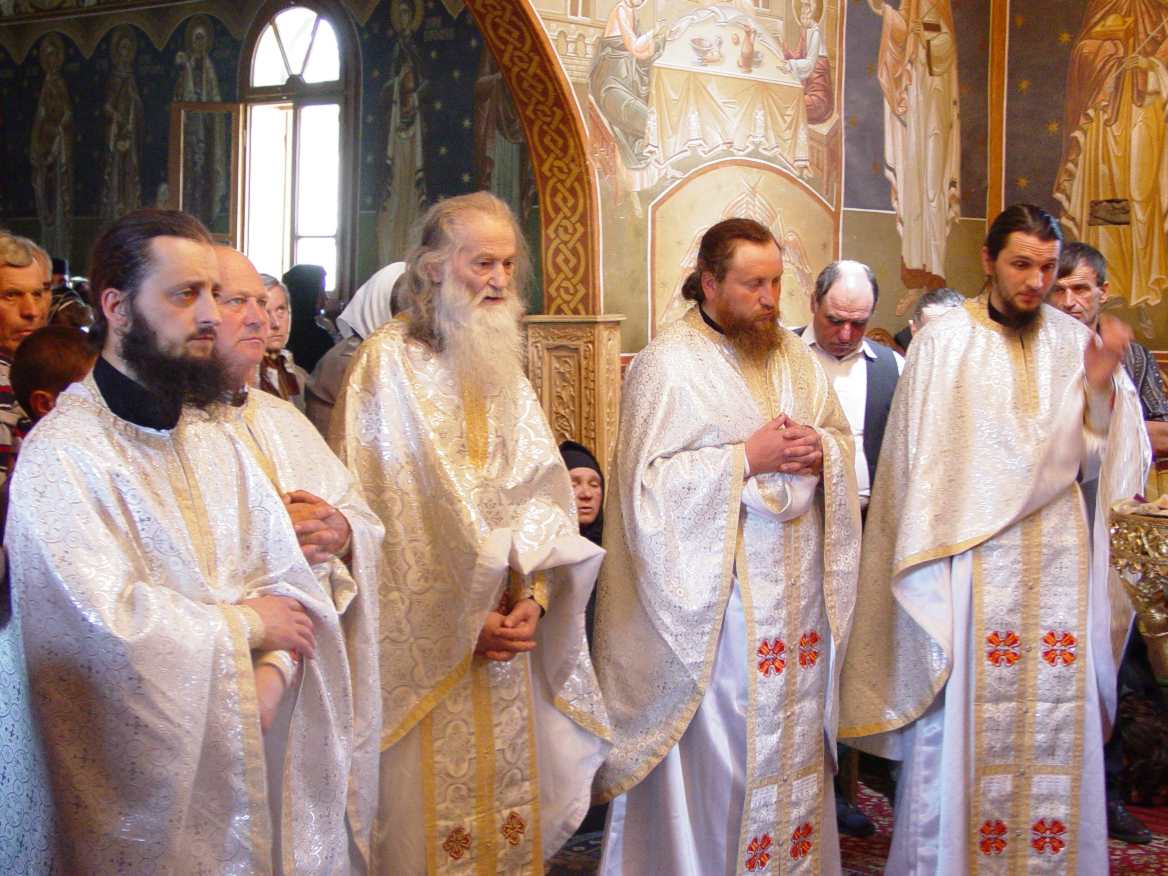 Cuviosi Martiri Mucenici contemporani: Preotii: Ilie Lacatusu, Ioann ...