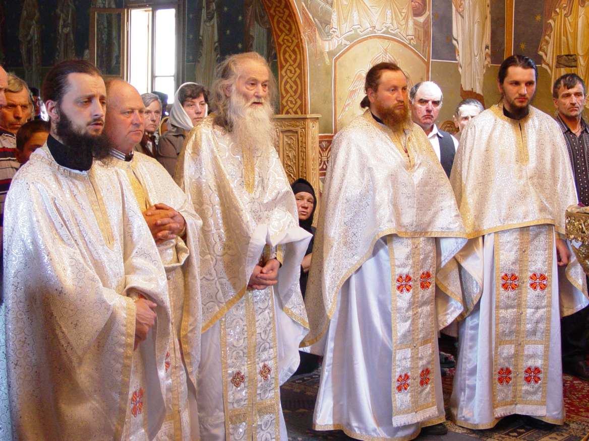 Cuviosi Martiri Mucenici contemporani: Preotii: Ilie Lacatusu, Ioann ...