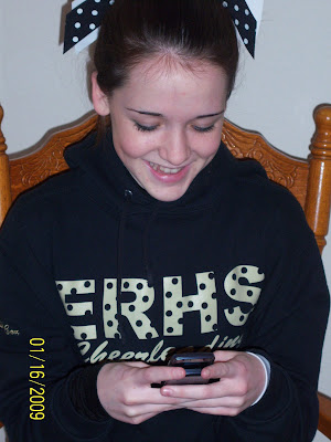 Emilee Cox - Record Texter 35,463 Texts In One Month: Emilee Cox ...