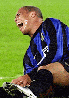 Ronaldo R9 Brasil Est '76: Flashback - Ronaldo Injures right knee ...