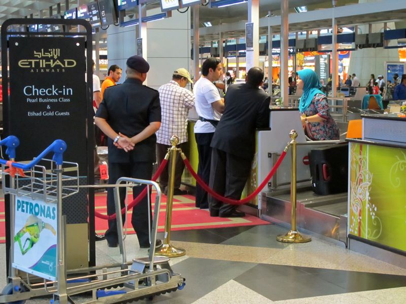 Shazwani Hamid's Blog: My Experience With Etihad Airways