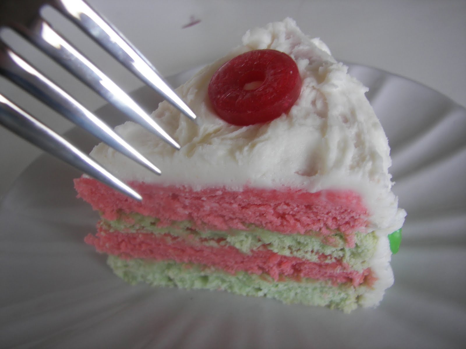 Polka Dot Pantry Sweets: Cute Lifesaver Cake!