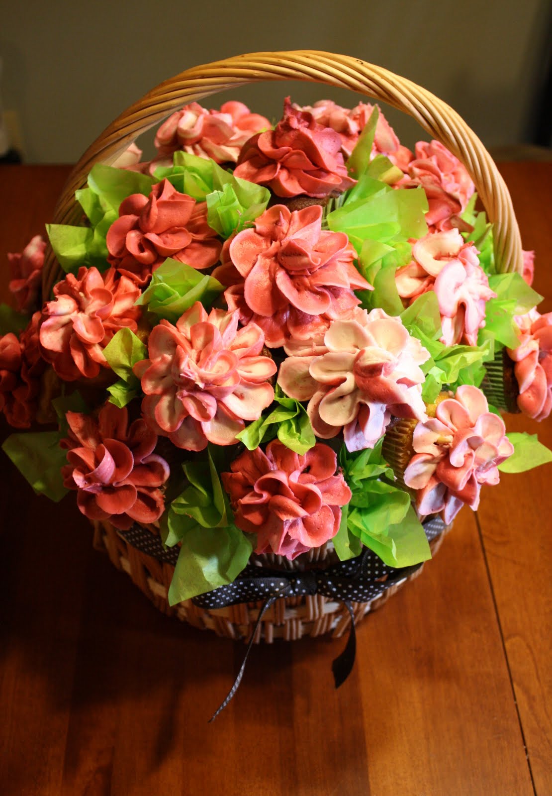 Sue's Sweet Creations: Beer Bucket Cake