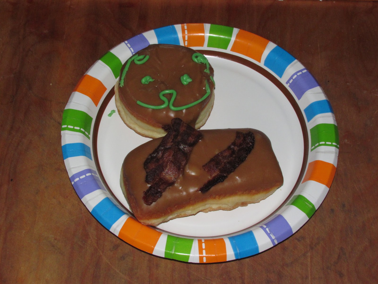 BIG GUY SHARING FOOD: Voodoo Donuts - 22 S.W. 3rd and Voodoo Too - 1501 ...