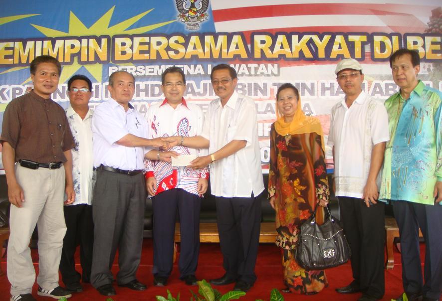 Adum Liu Bersama Utusan Sarawak: 08/13/10