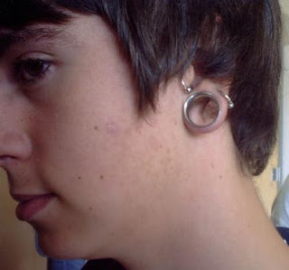 Styles Oscar: Men's piercings