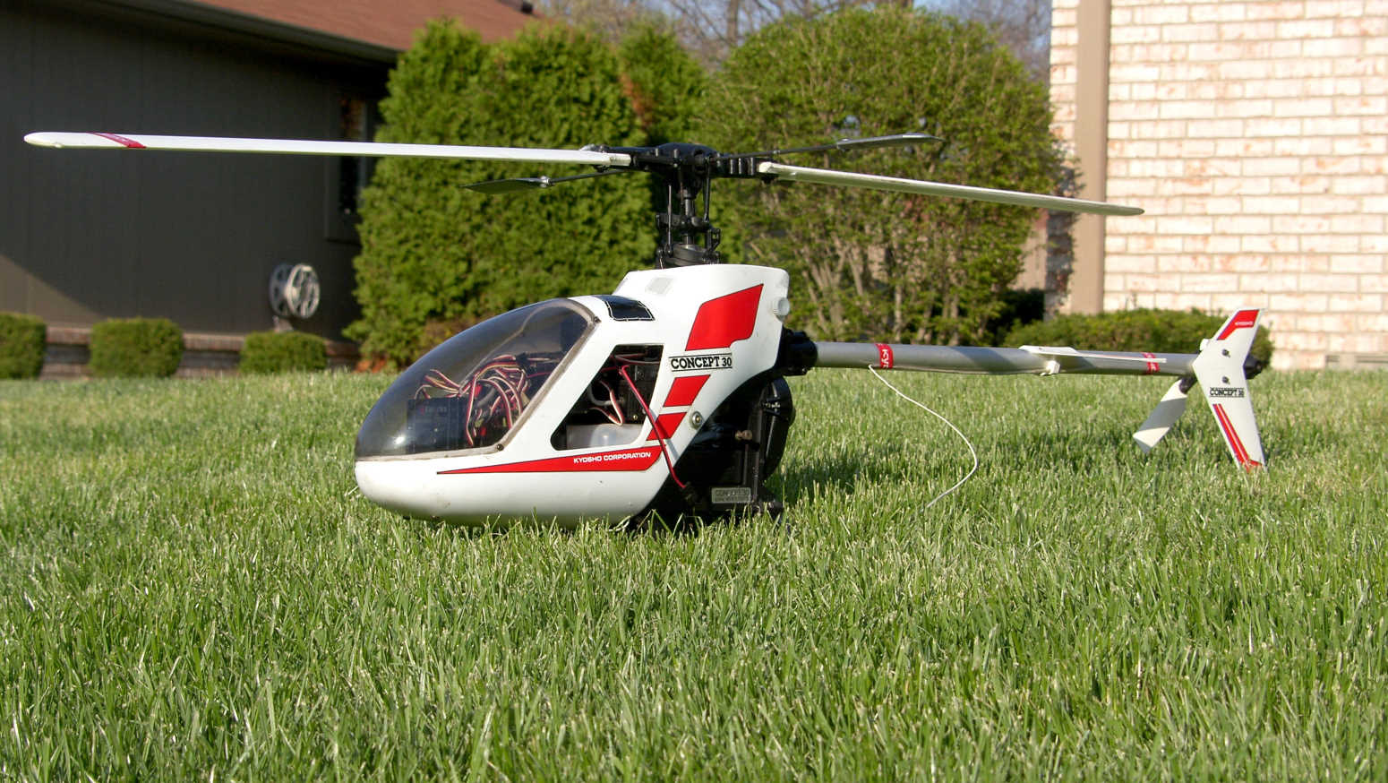 mohiz blog: Kyosho Concept 30SE/DX - Hirobo Shuttle Z